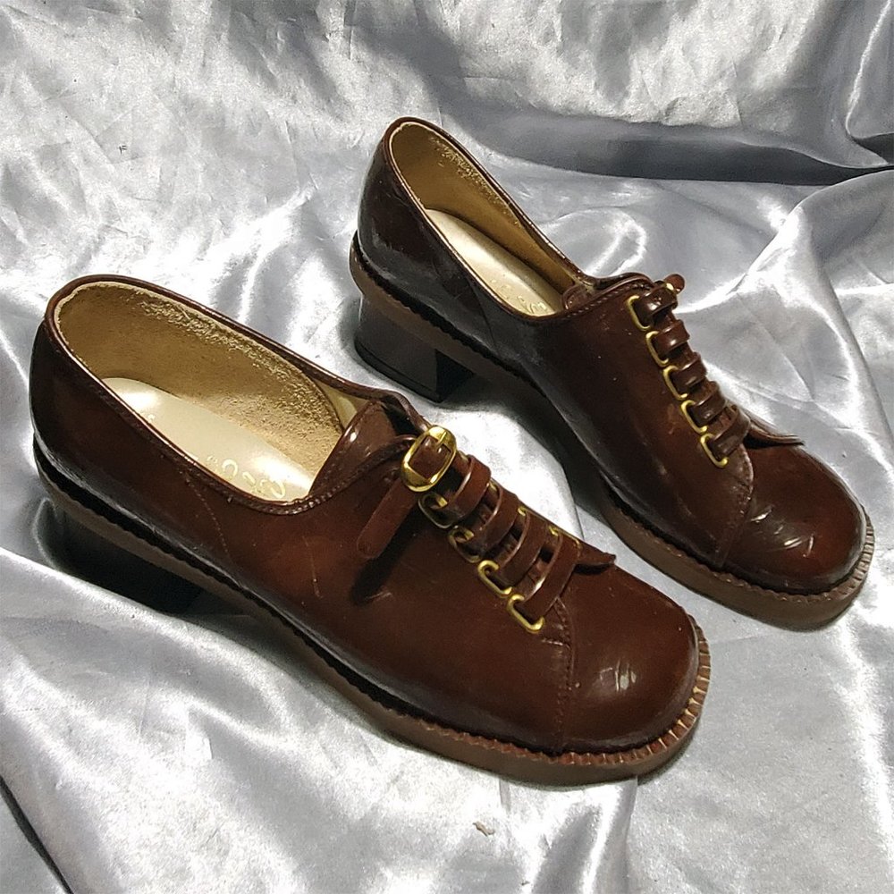 New 1970's Vintage Young & Fair Brown Patent Lace Up … - Gem